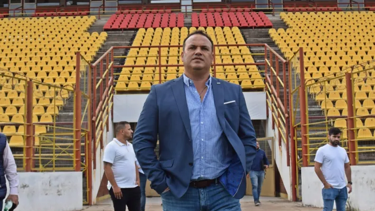 Leonardo Fernández: En Renato Cesarini, el Indio Solari cortaba el ...