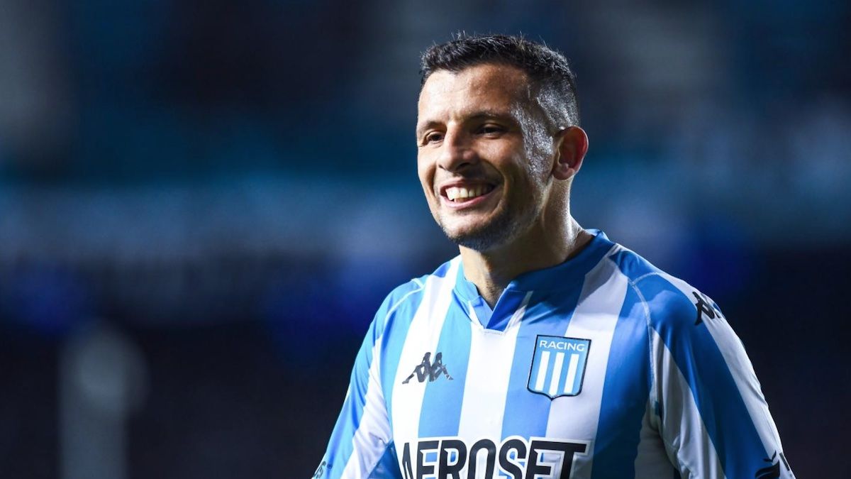 Víctor Blanco, sobre la continuidad de Emiliano Vecchio en Racing: No ...